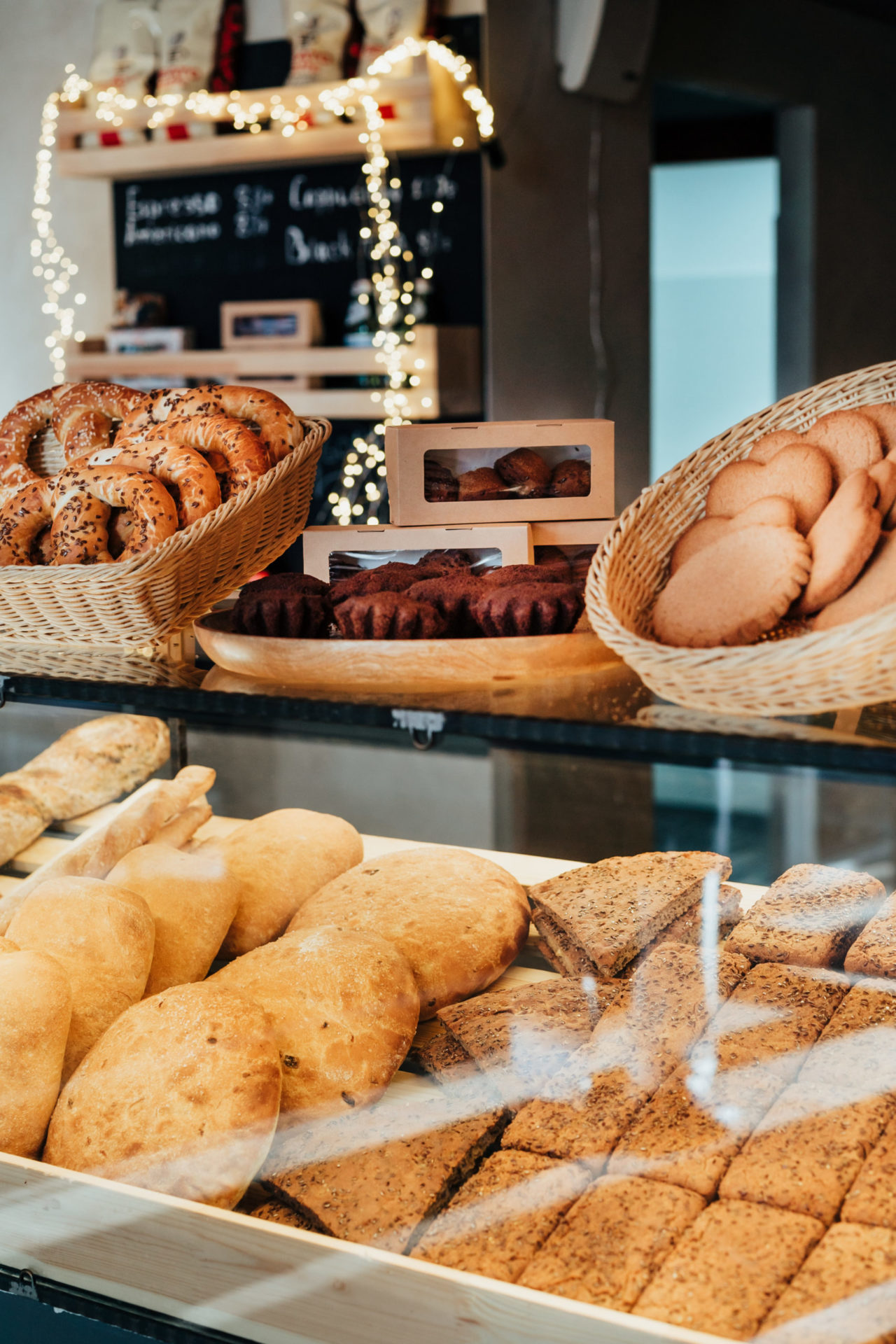 How To Open a Cannabis Cafe – Deltalis